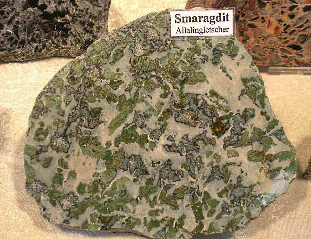 Mineralatlas Lexikon - Smaragdit (english Version)