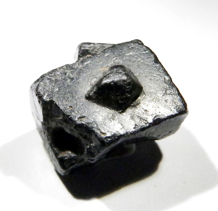 Mineralatlas Lexikon - Thorianite (english Version)