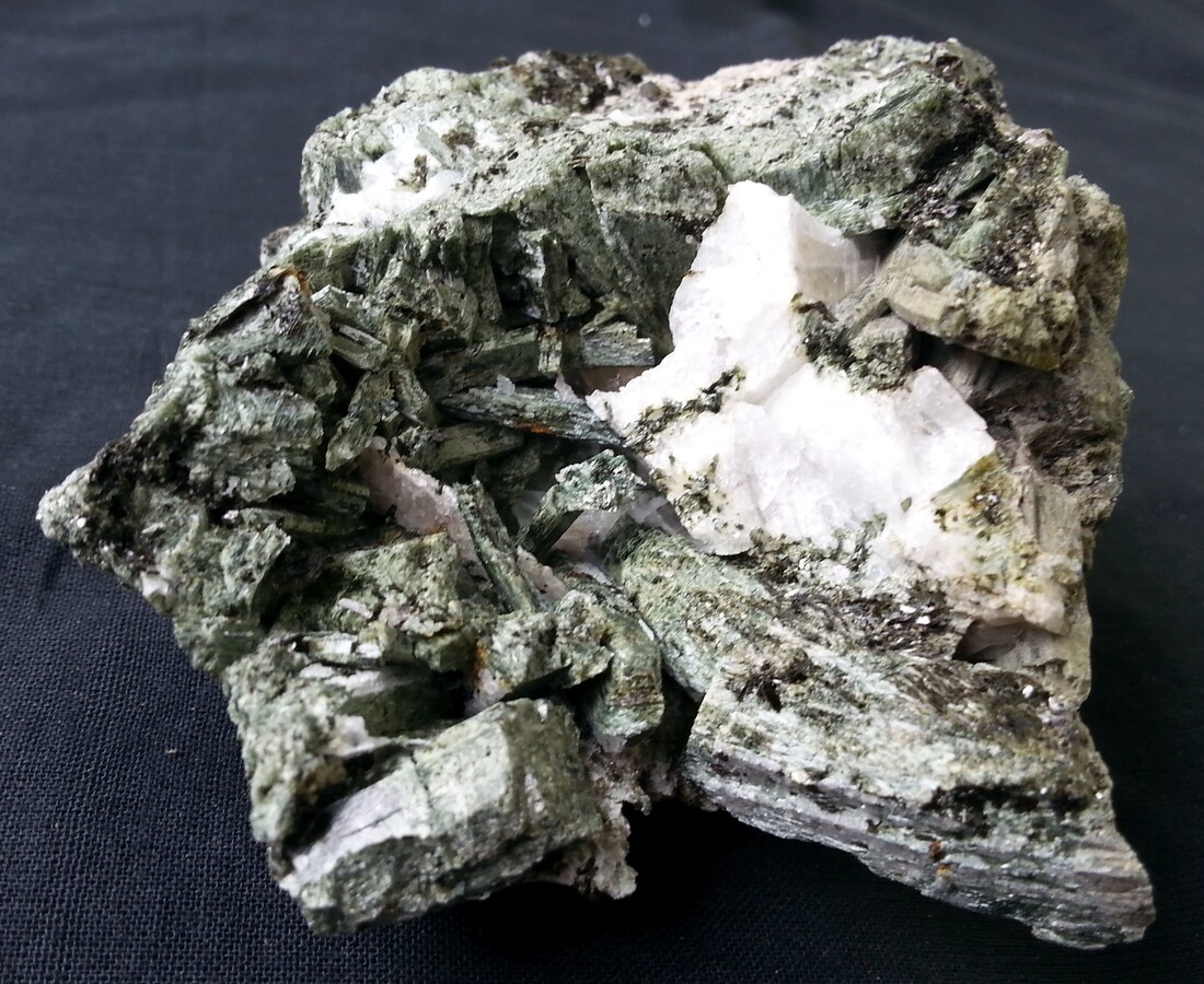 Mineralatlas Lexikon - Uralite