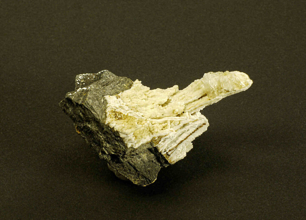 Mineralatlas Lexikon - Huntit (english Version)